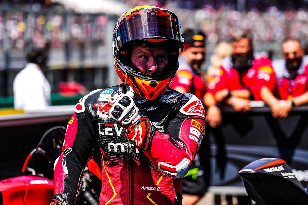 Late drama denies Kelso maiden grand prix victory - CycleOnline.com.au